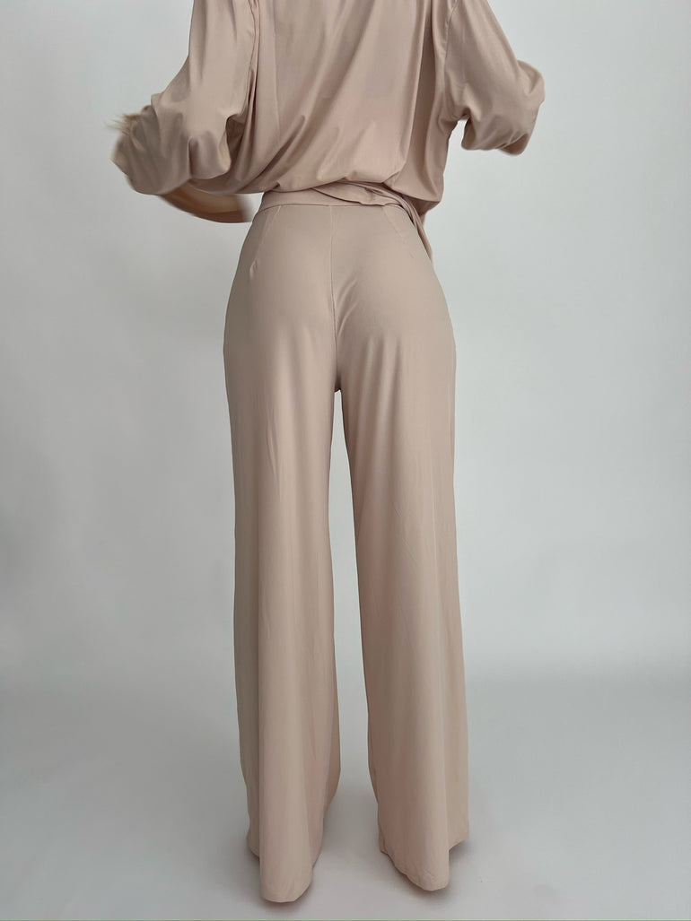 Hoaka: Trendy swimwear, clothing, underwear and more for every body ...
